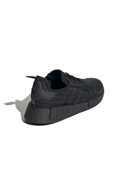 Tenis Adidas NMD _R1 Preto/Dourado - NewSkull Tenis Adidas NMD _R1 Preto/Dourado - NewSkull